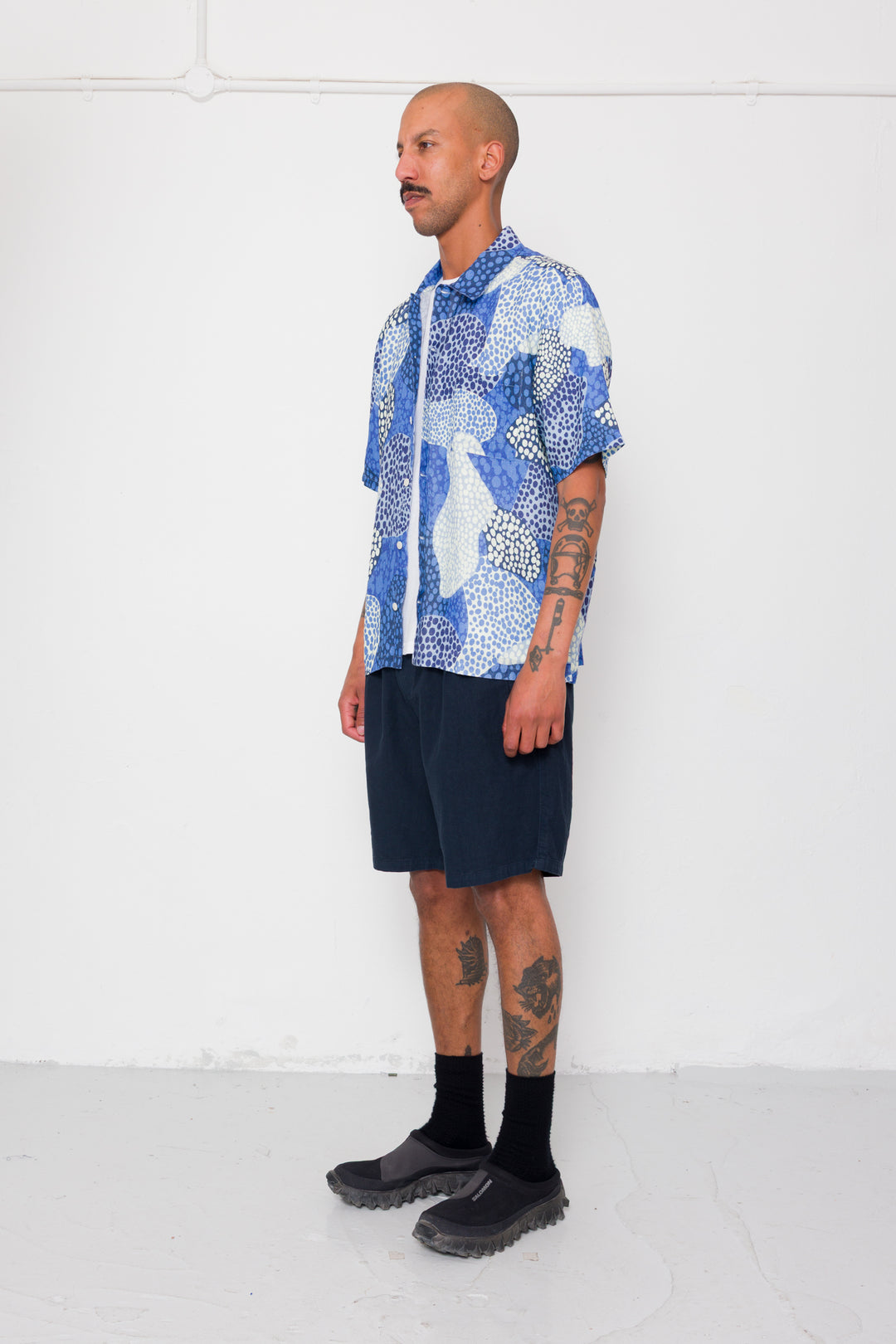 Folk Gabe Shirt - Dot Print Blue Mono