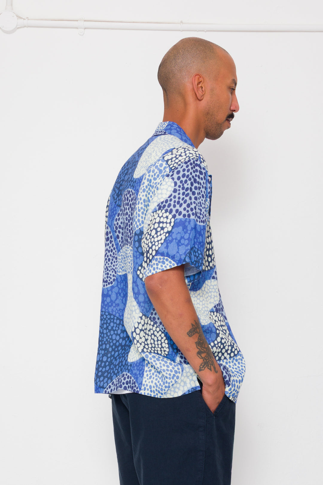 Folk Gabe Shirt - Dot Print Blue Mono