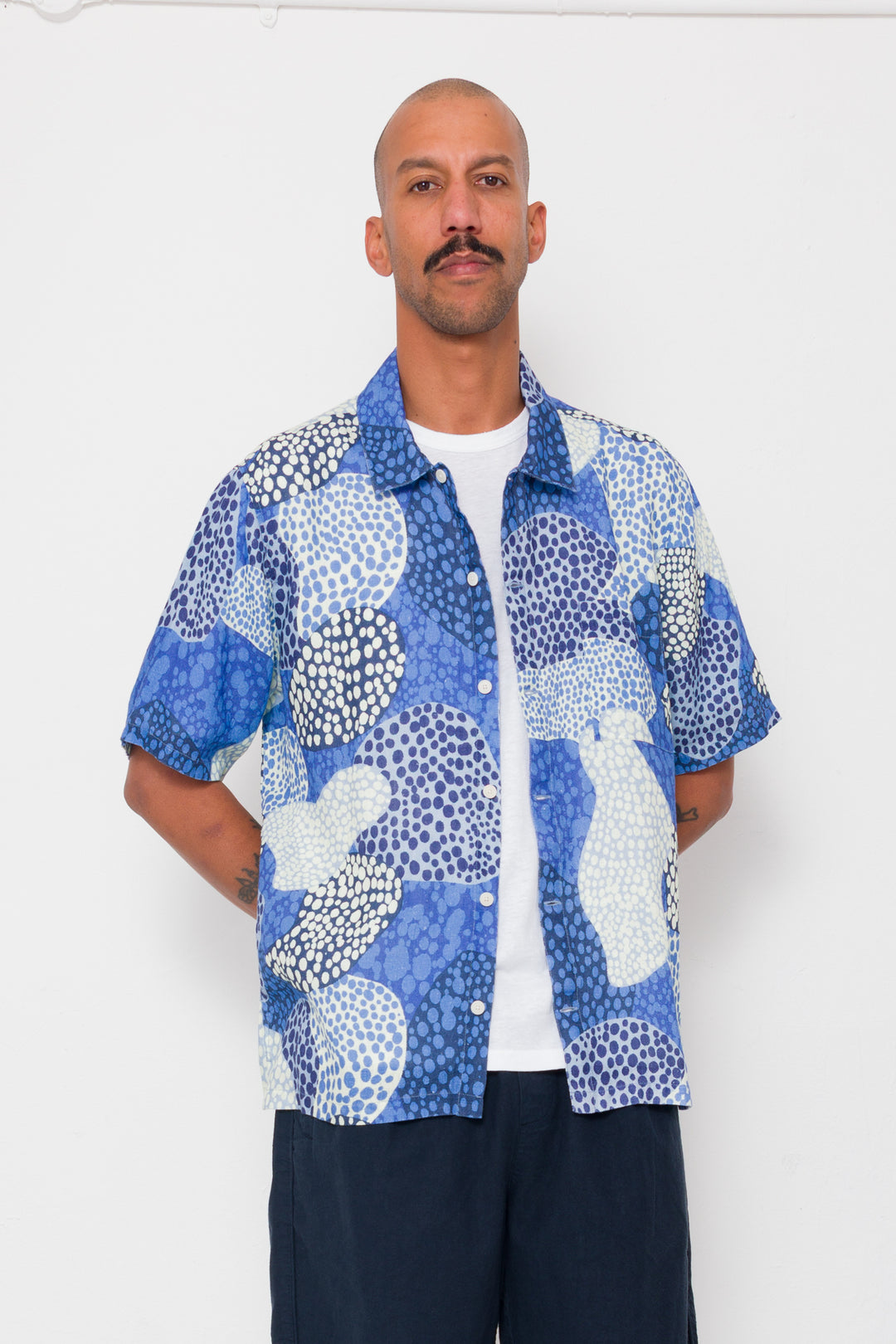 Folk Gabe Shirt - Dot Print Blue Mono